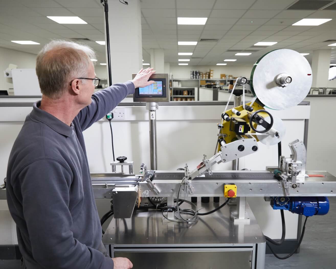 Care Labels – High-Quality with RFID and QR code Technology | SML